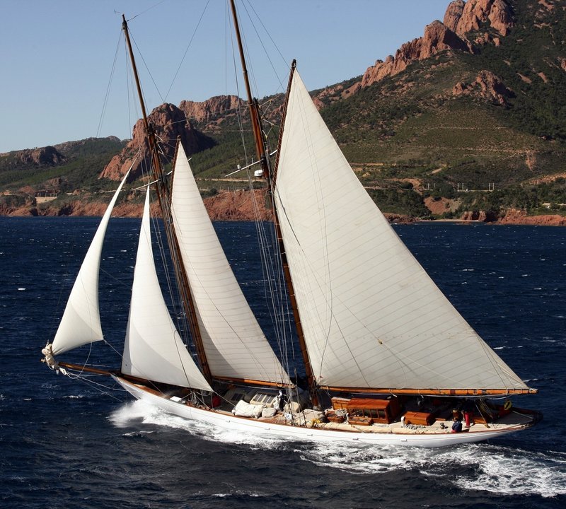 Yacht ALTAIR, Fife & Co | CHARTERWORLD Luxury Superyacht Charters